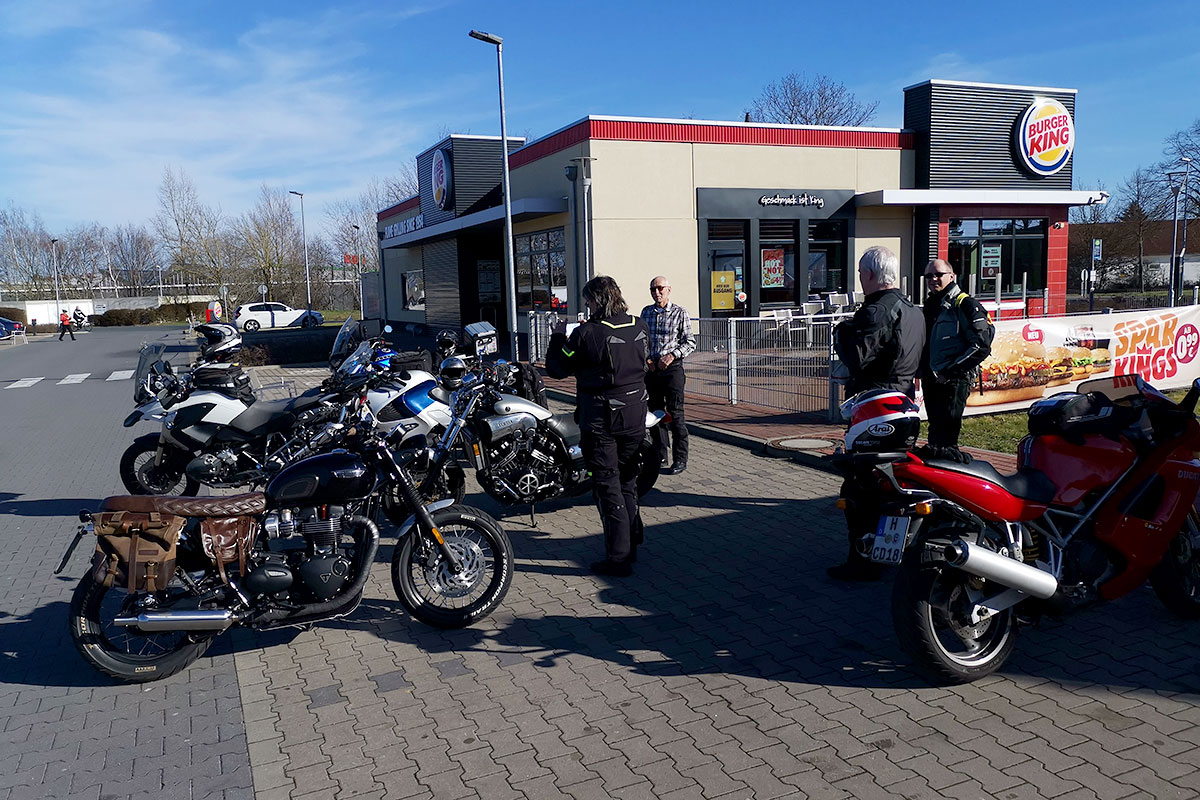 Frühlingstour zur Burgruine Vlotho 2021 - Meer Biker